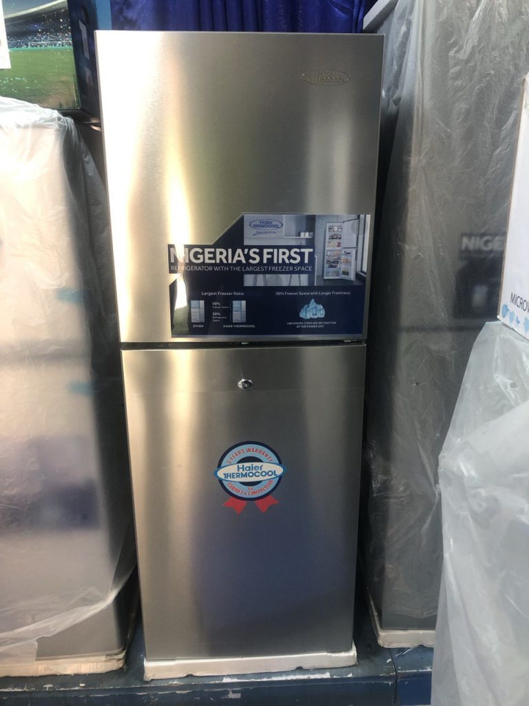 250BLUX Double door refrigerator with large freezer compartment (SILVER ...