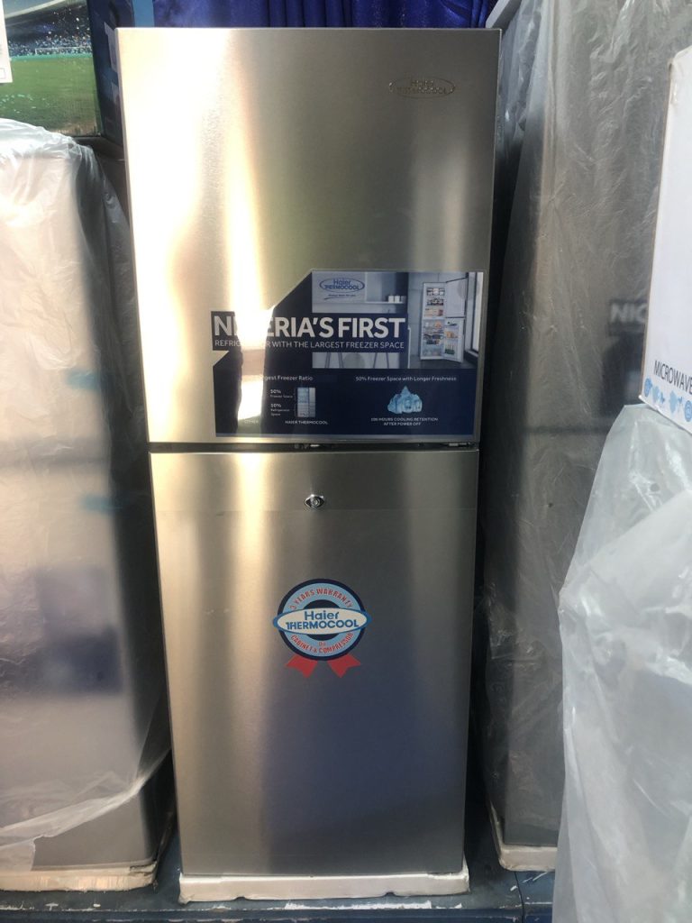 250BLUX Double door refrigerator with large freezer compartment (SILVER ...